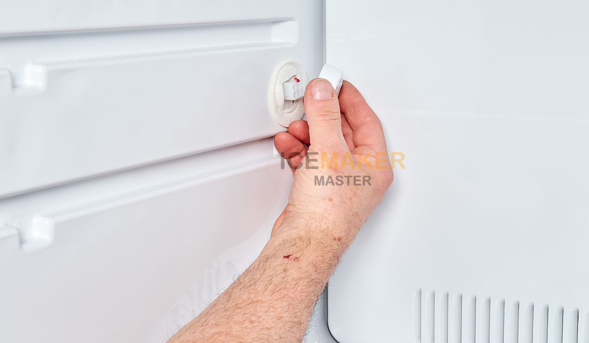 How to Use an Ice Maker | Steps to follow